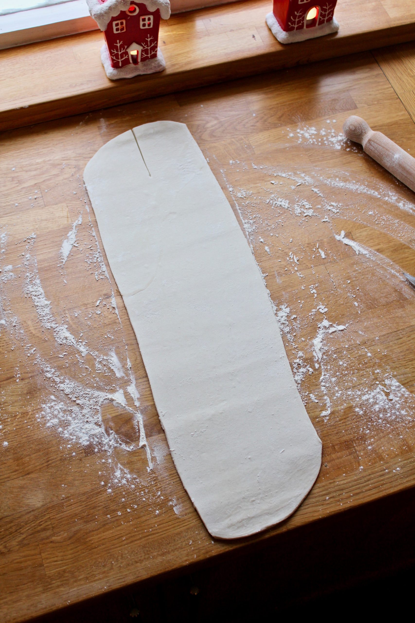 Sausage Roll Recipe: Simple Guide to Making with Puff Pastry - Cherry ...