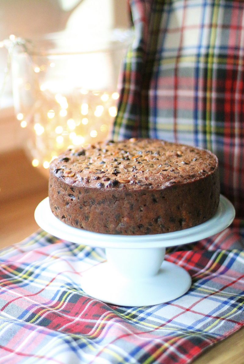 Easy Traditional English Christmas Cake Recipe - Cherry Menlove ...
