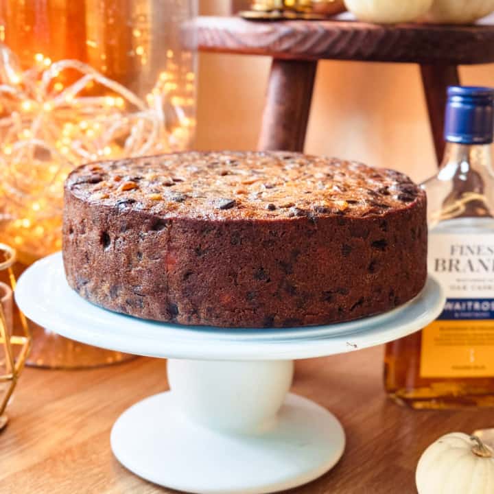 Easy Traditional English Christmas Cake Recipe - Cherry Menlove ...